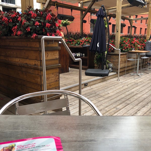 Oasis Rooftop Lounge - Lounge in Entertainment District