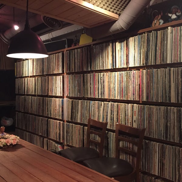 LP Bar Retro 판들 - Bar in 한남동