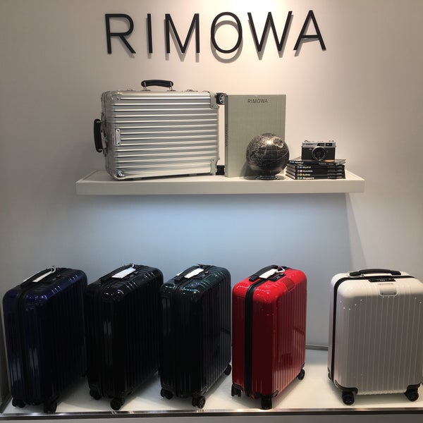 RIMOWA - Luggage Store in 東京都