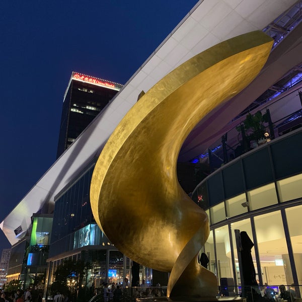 China World Mall 国贸商城 - Shopping Mall in Beijing