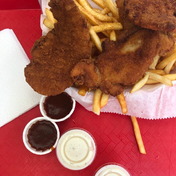 Photos at Reddi Chick - American Restaurant in Brentwood