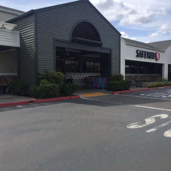 Safeway - Grocery Store in Davis
