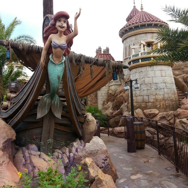 Meet Ariel at Her Grotto - Theme Park Ride / Attraction