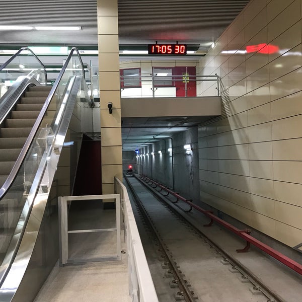 Metrou M5 Valea Ialomiței - Metro Station in Drumul Taberei