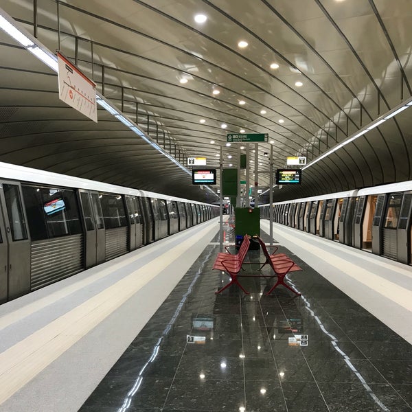 Metrou M5 Valea Ialomiței - Metro Station in Drumul Taberei