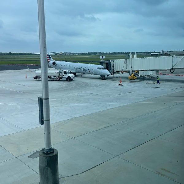 Photos at Lafayette Regional Airport (LFT) - Airport in Lafayette