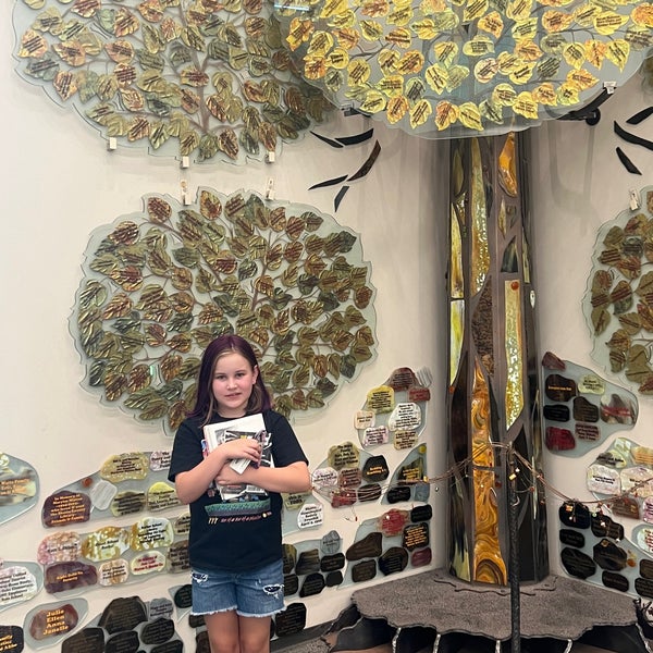 Redding Library - Library in Redding