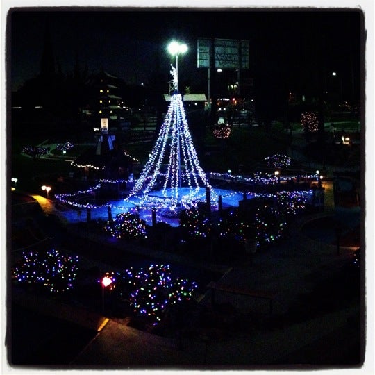 Golfland Arcade - Arcade in Blossom Valley