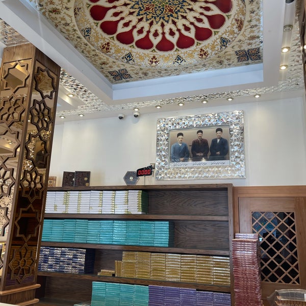 Kermani Gaz | گز کرمانی - Isfahan,Iran'da Şekerci Dükkanı