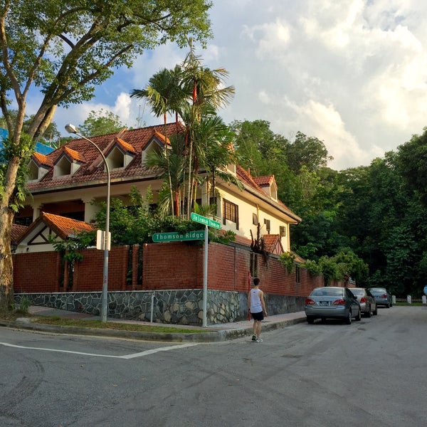 Thomson Ridge Entrance - Bishan - Jalan Lembah Thomson