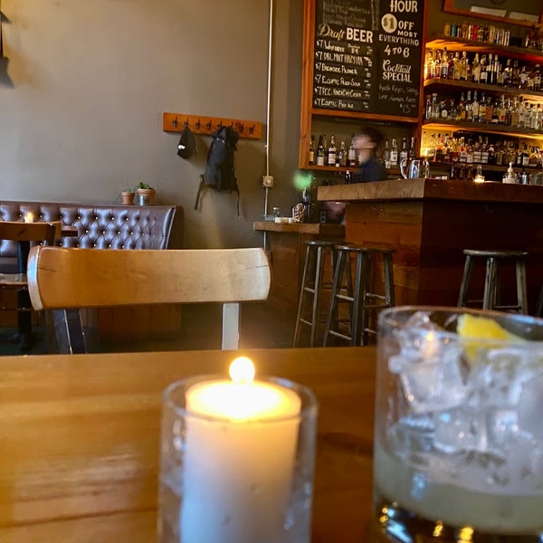 Free House Bar - Bar in Portland