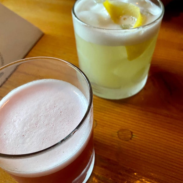 Free House Bar - Bar in Portland