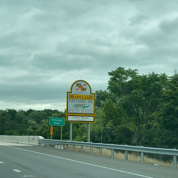 Photos at Maryland / West Virginia State Border - Interstate 81