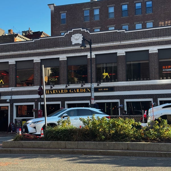 Harvard Gardens - American Restaurant in West End