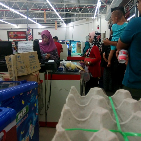 Pasaraya Xiri Kuala Berang - Kuala Berang, Terengganu