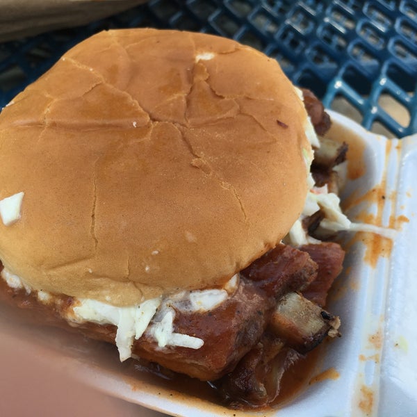 Old Plantation Bar-Be-cue - Restaurant in Chattanooga