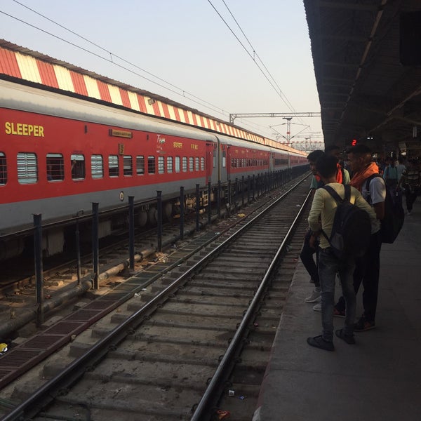 Agra Cantonment Railway Station (AGC) - 14 tips