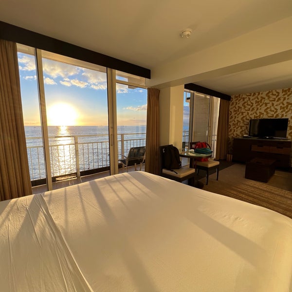 Photos at Kaimana Beach Hotel - Diamond Head - Kapahulu - St. Louis ...