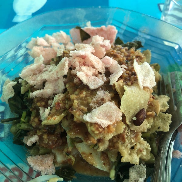 Lontong Pical Pantai Padang - 1 tip from 60 visitors