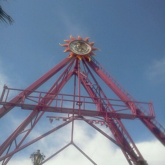 Photos at Dragon Swing - Theme Park Ride / Attraction