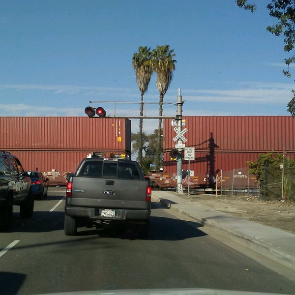 Slauson Avenue & Pioneer Boulevard - Intersection