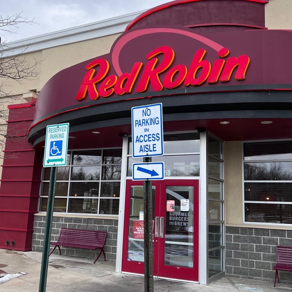 Red Robin Gourmet Burgers and Brews - 15650 Excelsior Dr