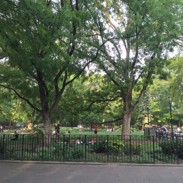 Tompkins Square Park - Alphabet City - E 7th St to E 10th St