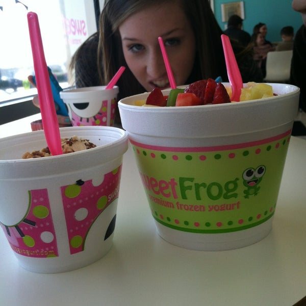 sweetFrog Premium Frozen Yogurt - 16 tips