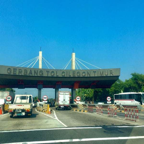 Gerbang Tol Cilegon Timur - Bus Station in Cilegon