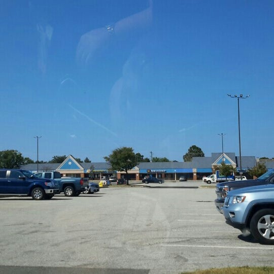 Fox Run Shopping Center - Bear, DE