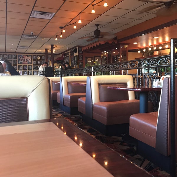 GoodFellas Cafe - Café in Corona