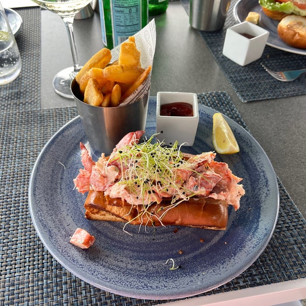 Sally's Fish House & Bar - Marina - 56 tips