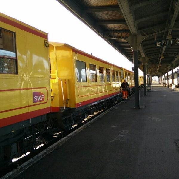 Photos at Gare SNCF de Latour de Carol - Enveitg - Enveitg, Occitanie