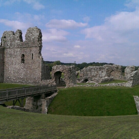 Ogmore Castle - 4 tips from 87 visitors