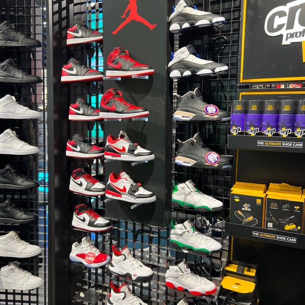 JD Sports - Sporting Goods Retail in West End
