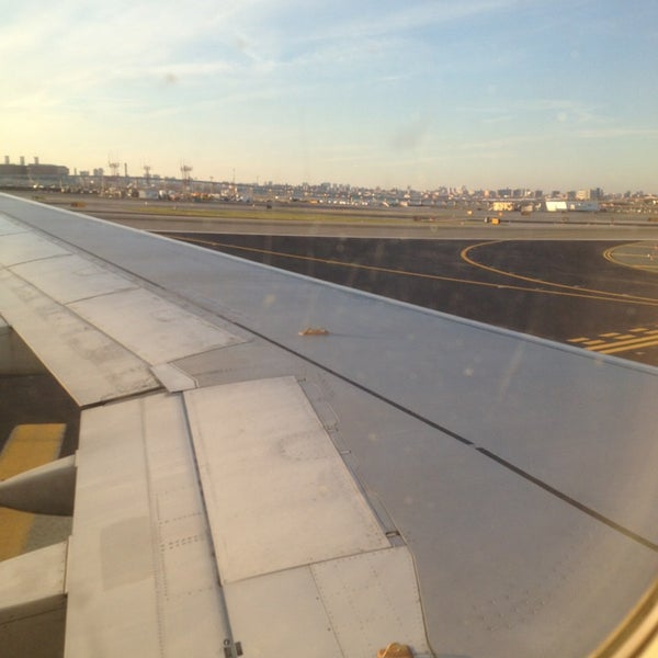 La Guardia terminal (A) Delta Shuttle - Flushing, NY