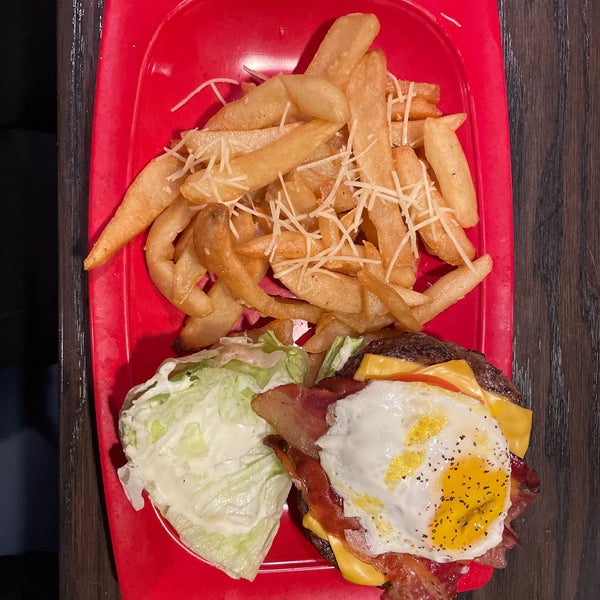 Red Robin Gourmet Burgers and Brews - Burger Joint in Escondido