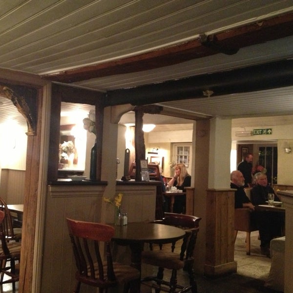 The Pied Bull - Pub in Enfield