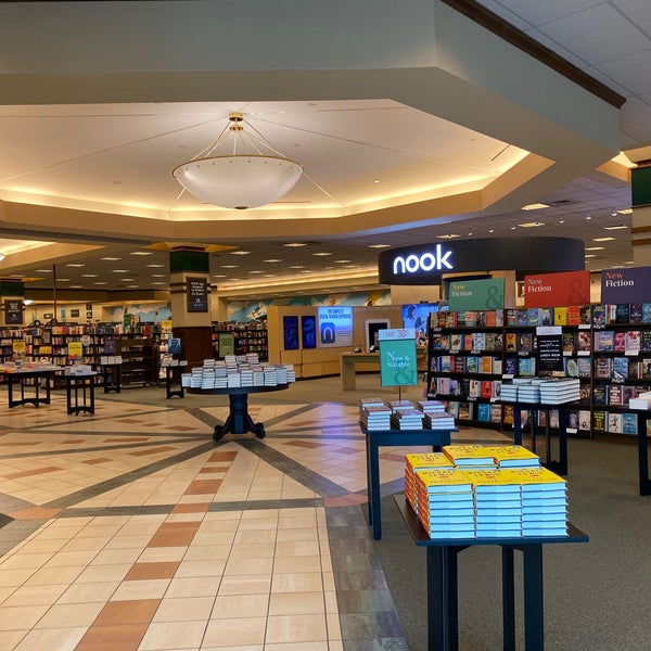 Barnes & Noble - Bookstore