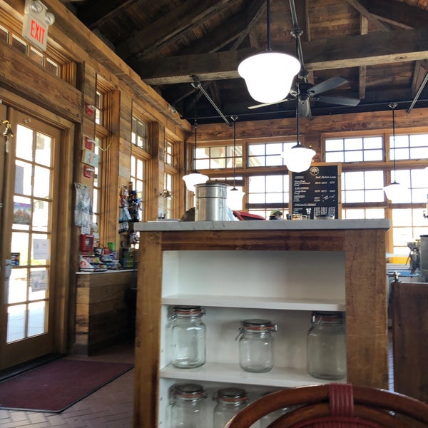 Lighthouse Ice Cream Kompanies - 127 W Main St