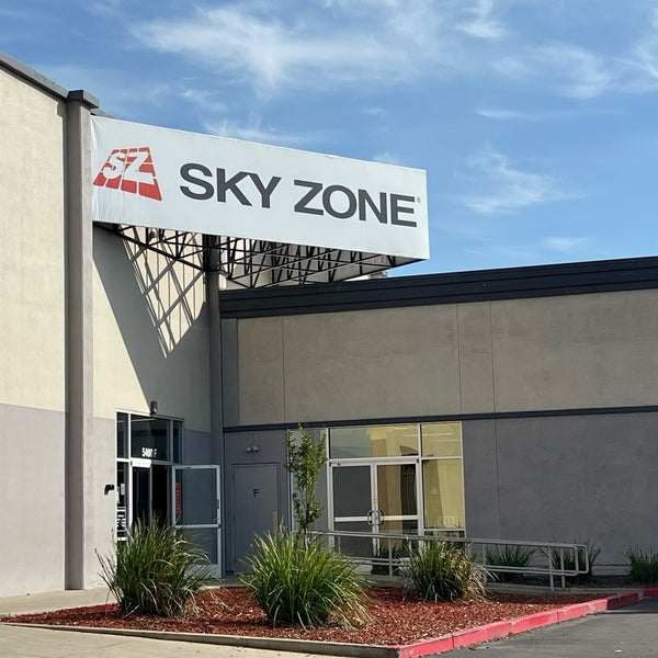 Sky Zone Trampoline Park - Indoor Play Area