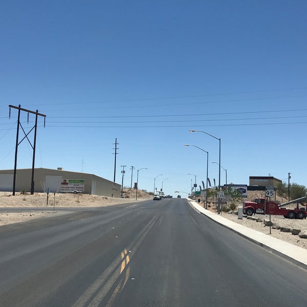 California / Arizona State Line - Border Crossing in Parker