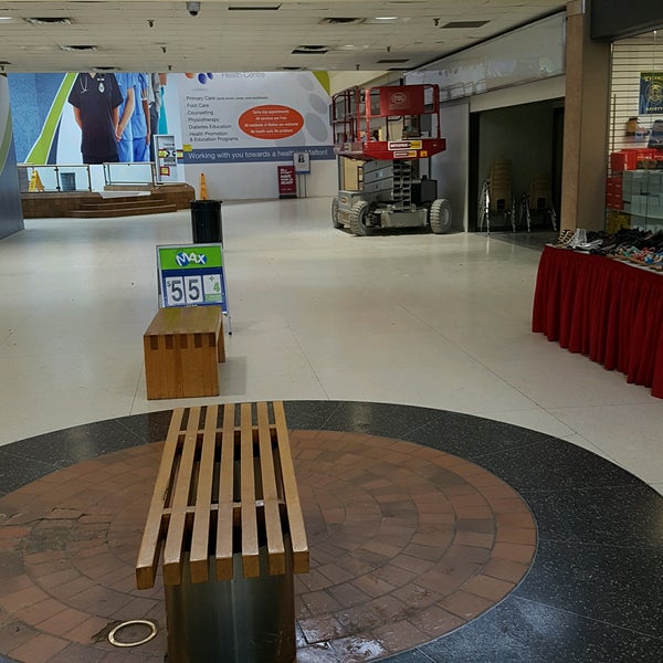 Westwood Square - Shopping Plaza in Malton