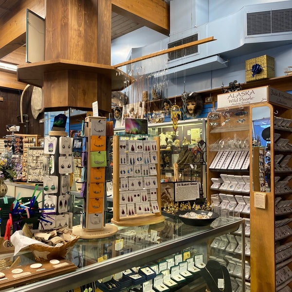 Arctic Traveler's Gift Shop - Downtown Fairbanks - 1 tip