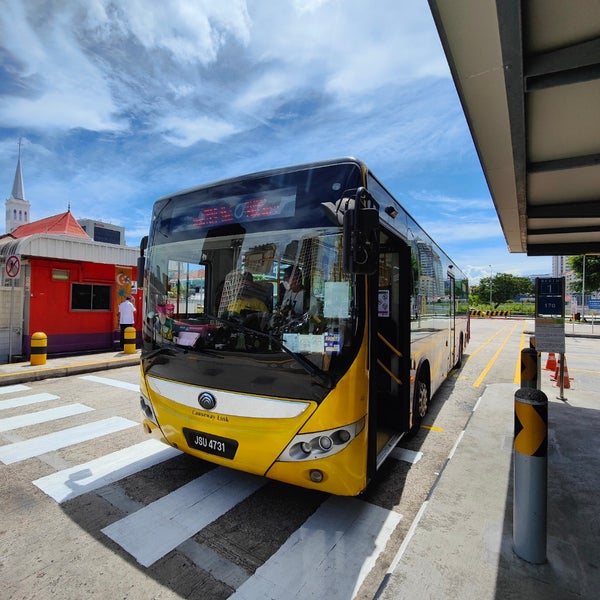 Queen Street Bus Terminal - Bus Station in Central Region