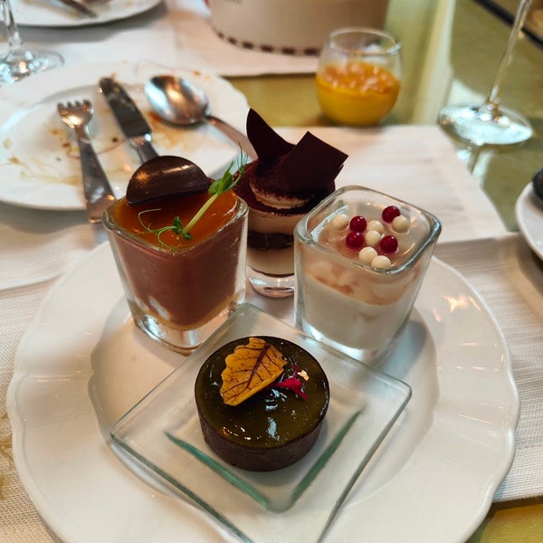 The Ritz-Carlton Club