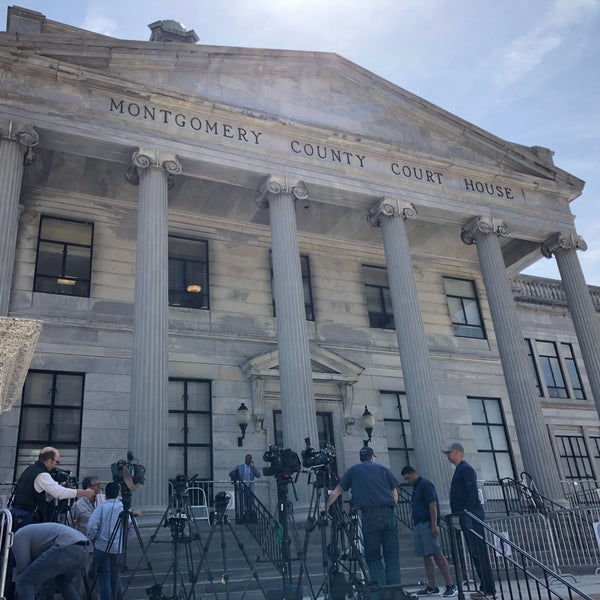 Montgomery County Courthouse - 2 E Airy St