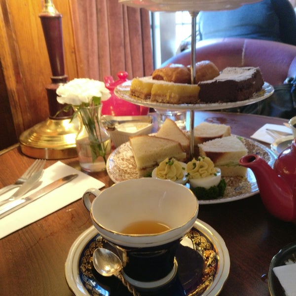 Photos at Salon de thé Cardinal / Cardinal Tea Room - Mile-End ...