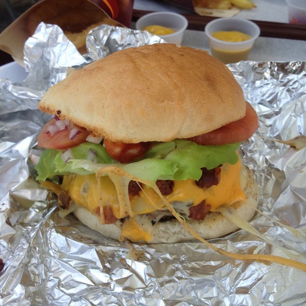 Volcano Cheese Burger - Burger Joint