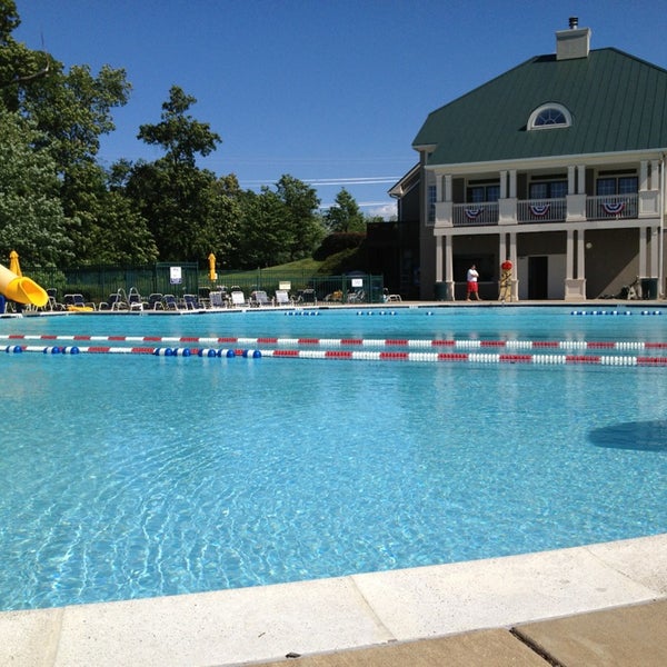Potomac Station Pool - Swimming Pool in Potomac Station